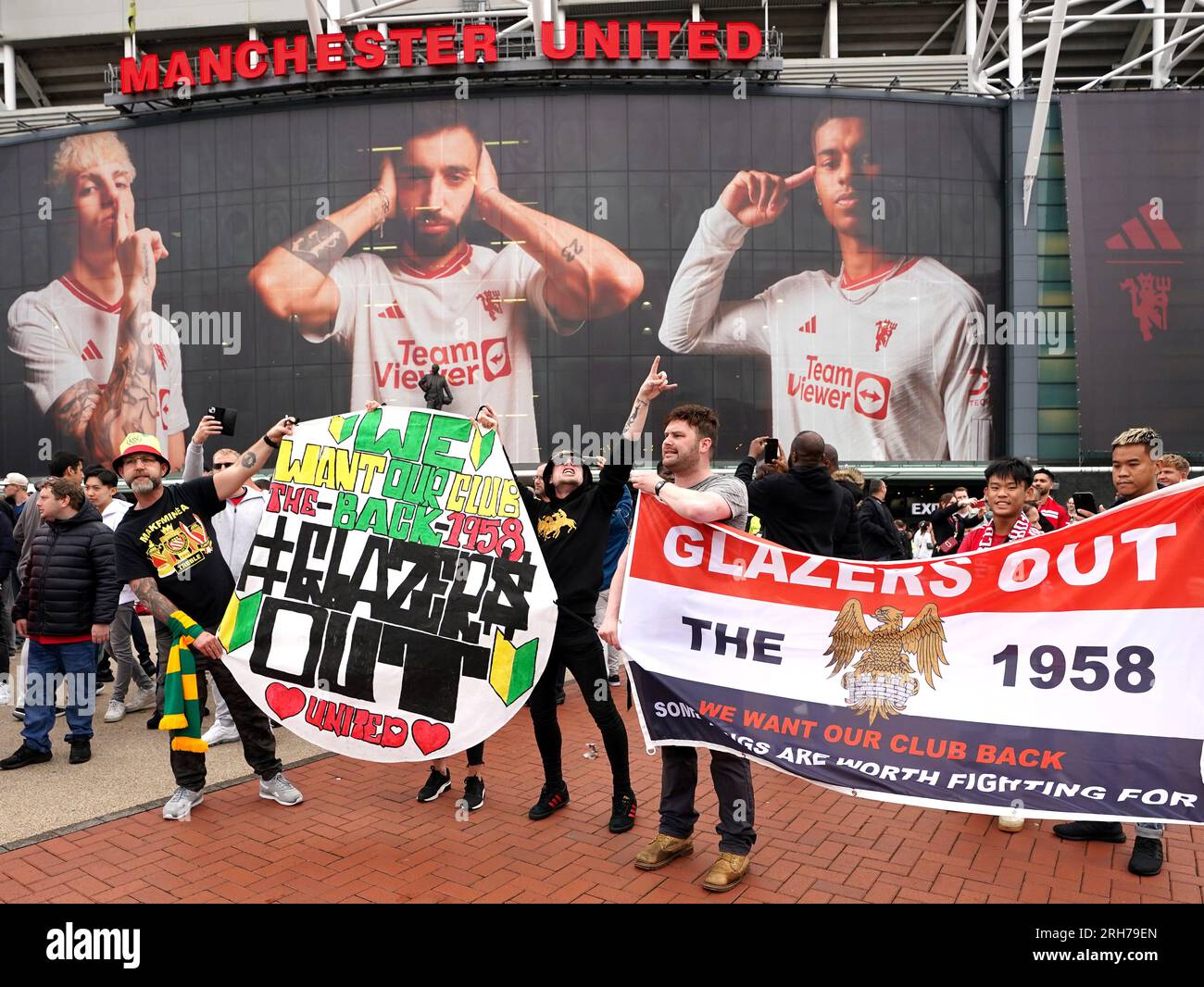 Manchester United fans protest outside the stadium before the Premier ...