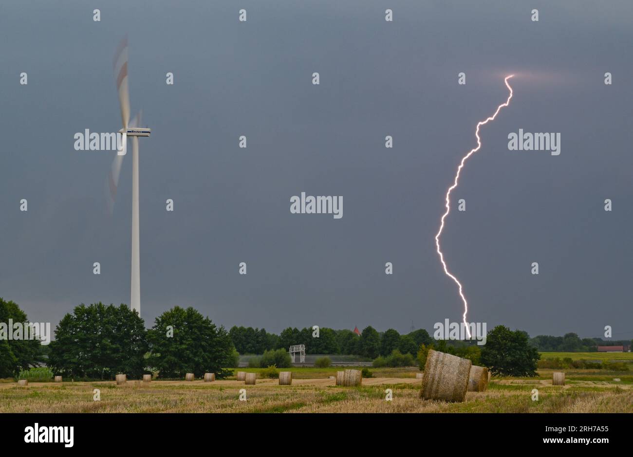 Jacobsdorf, Germany. 14th Aug, 2023. A flash of lightning from a ...