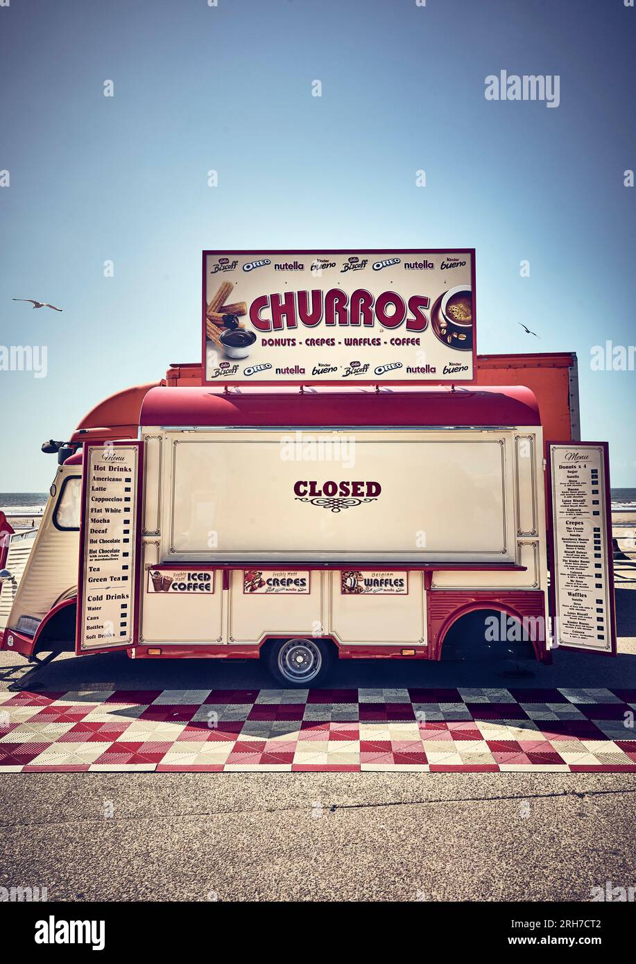 Mobile food stall on Blackpool seafront Stock Photo - Alamy