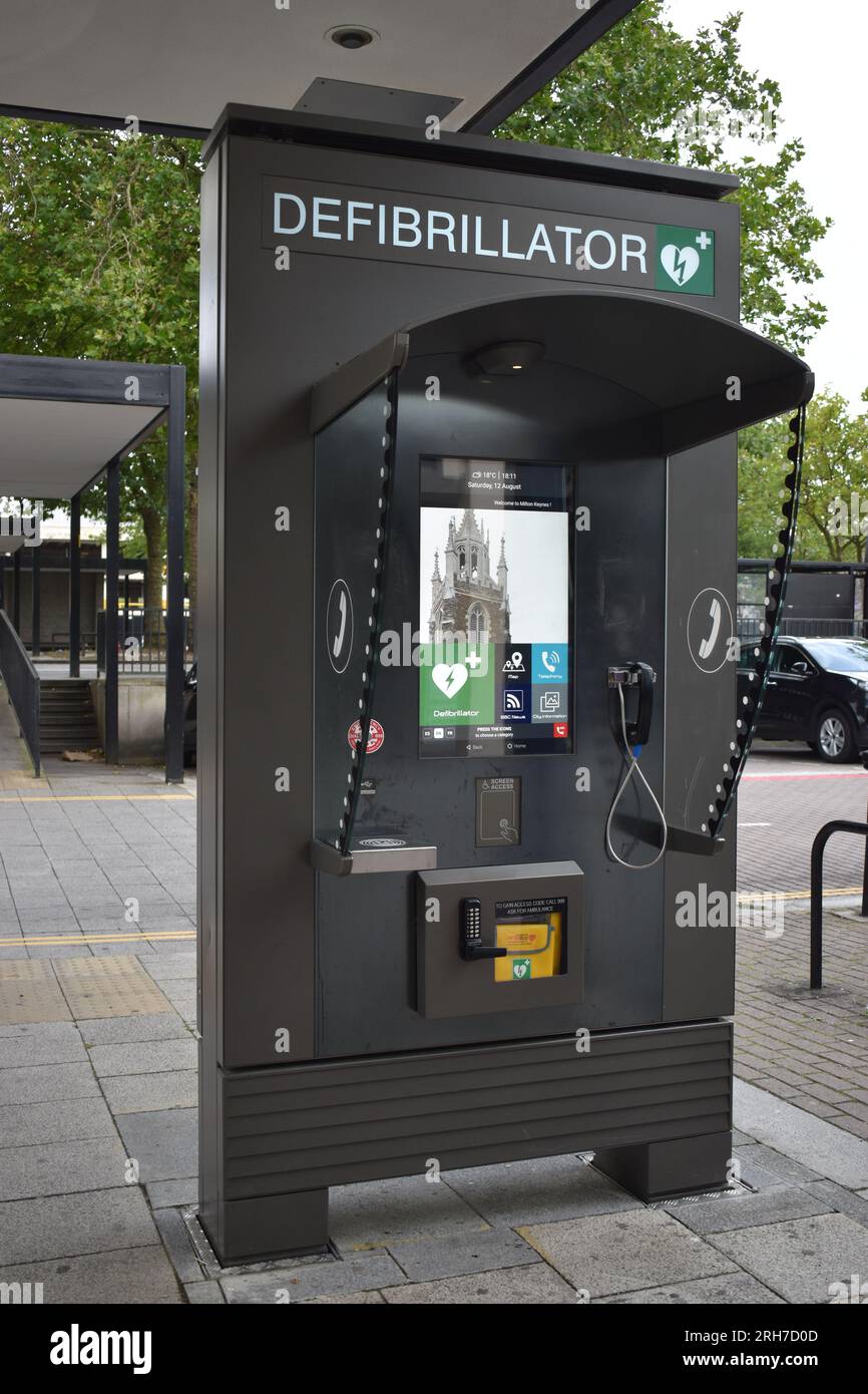 Defibrillator ambulance hi-res stock photography and images - Alamy
