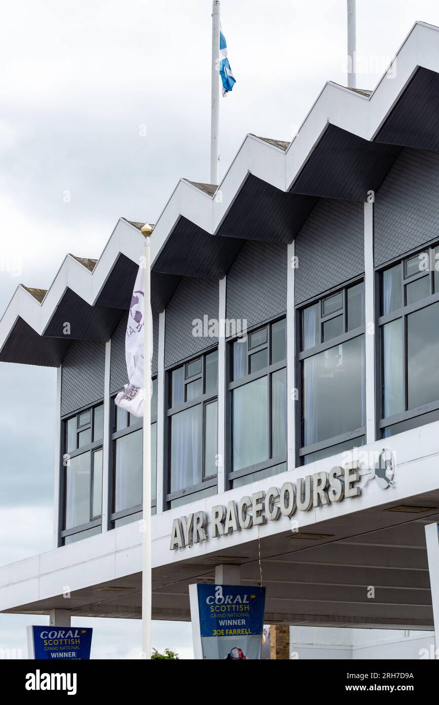 Racecourse stadium hi-res stock photography and images - Alamy