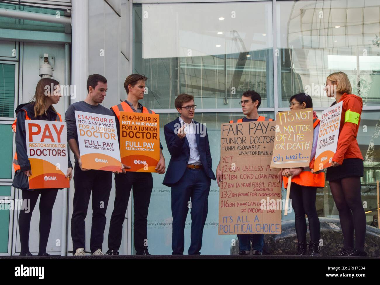 Dr rob laurenson hi-res stock photography and images - Alamy