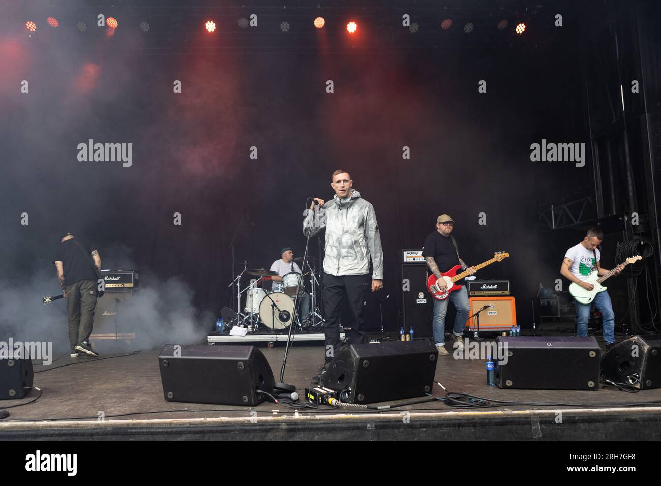 High vis band hi-res stock photography and images - Alamy