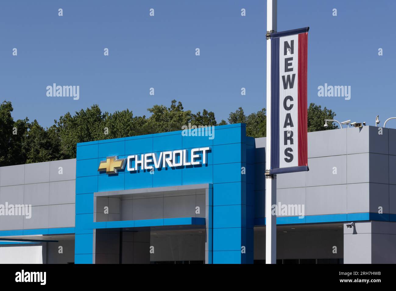 Noblesville - August 13, 2023: Chevrolet car and SUV Dealership with a ...