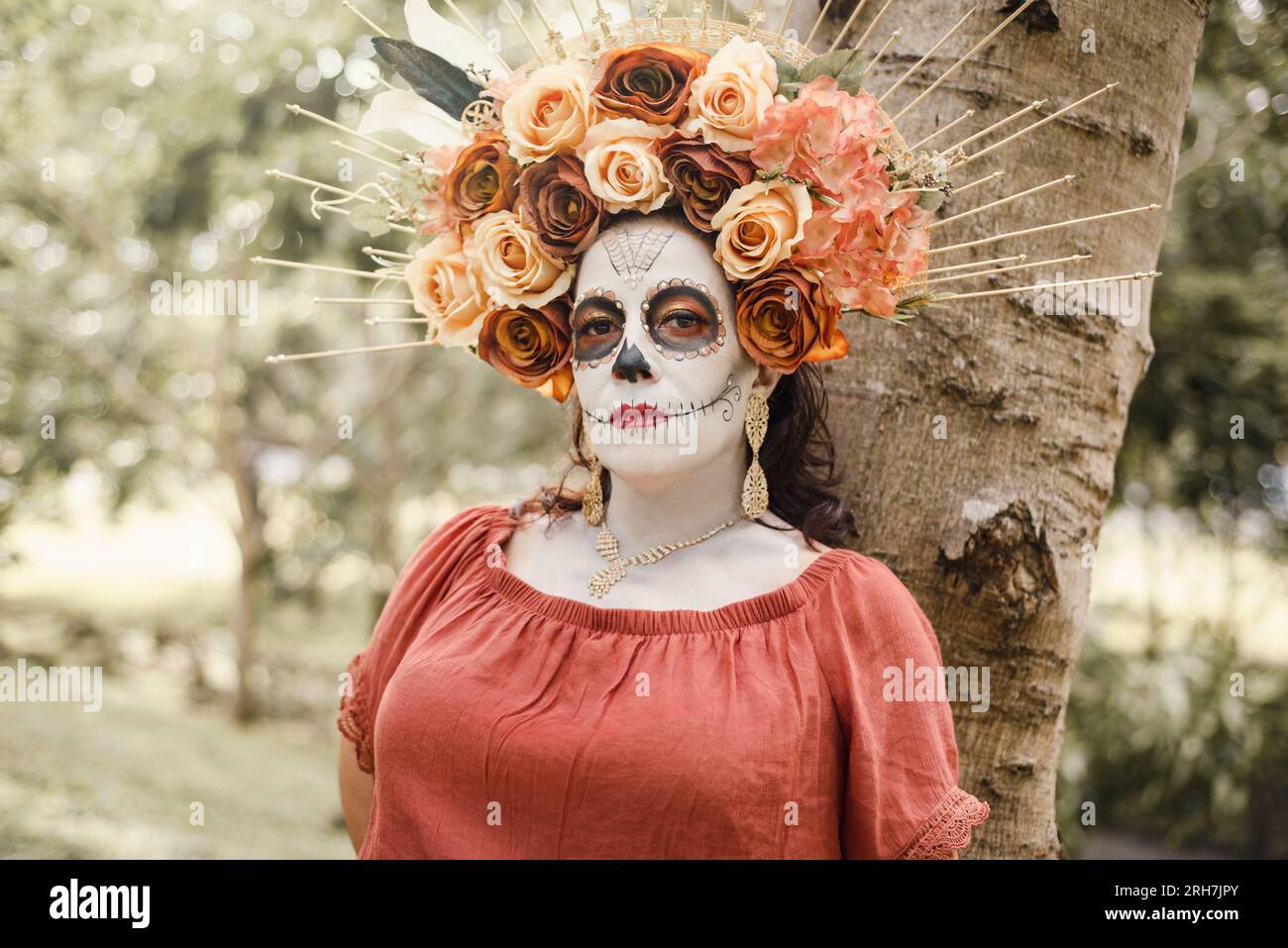 Catrina outdoor portrait. Typical character of the Day of the Dead ...