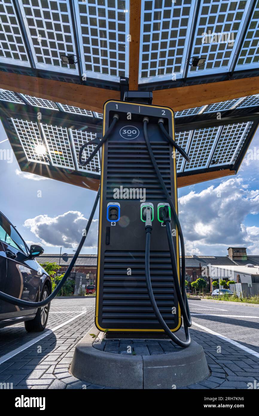 Combined charging system hi-res stock photography and images - Alamy