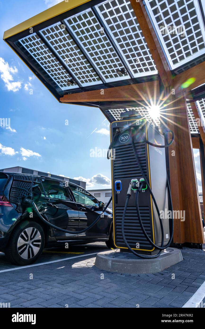 Filling station photovoltaic hi-res stock photography and images - Alamy