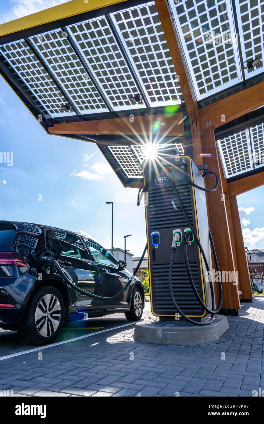 Former passenger stations hi-res stock photography and images - Alamy