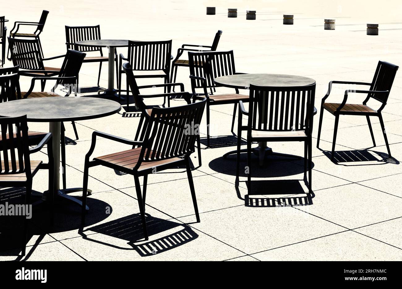 Cafe terrace hi-res stock photography and images - Alamy