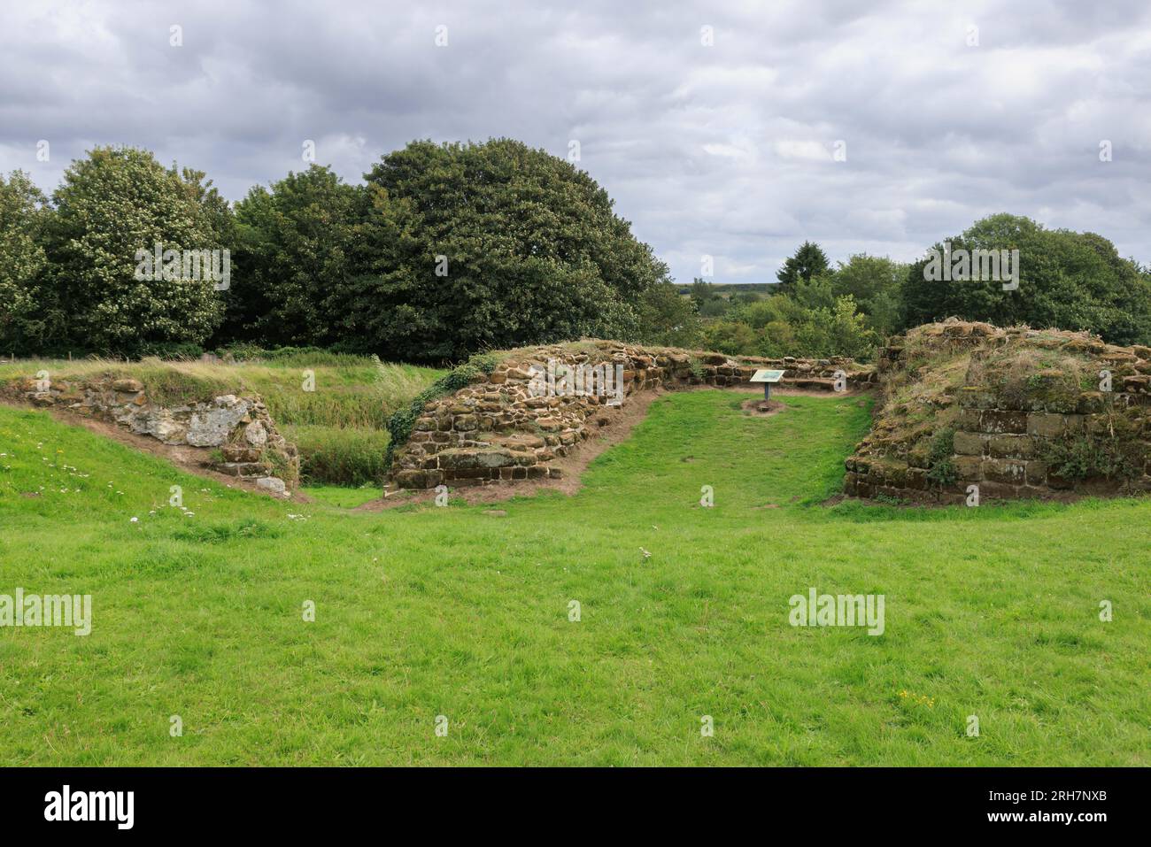 Bolingbroke castle ruins hi-res stock photography and images - Alamy