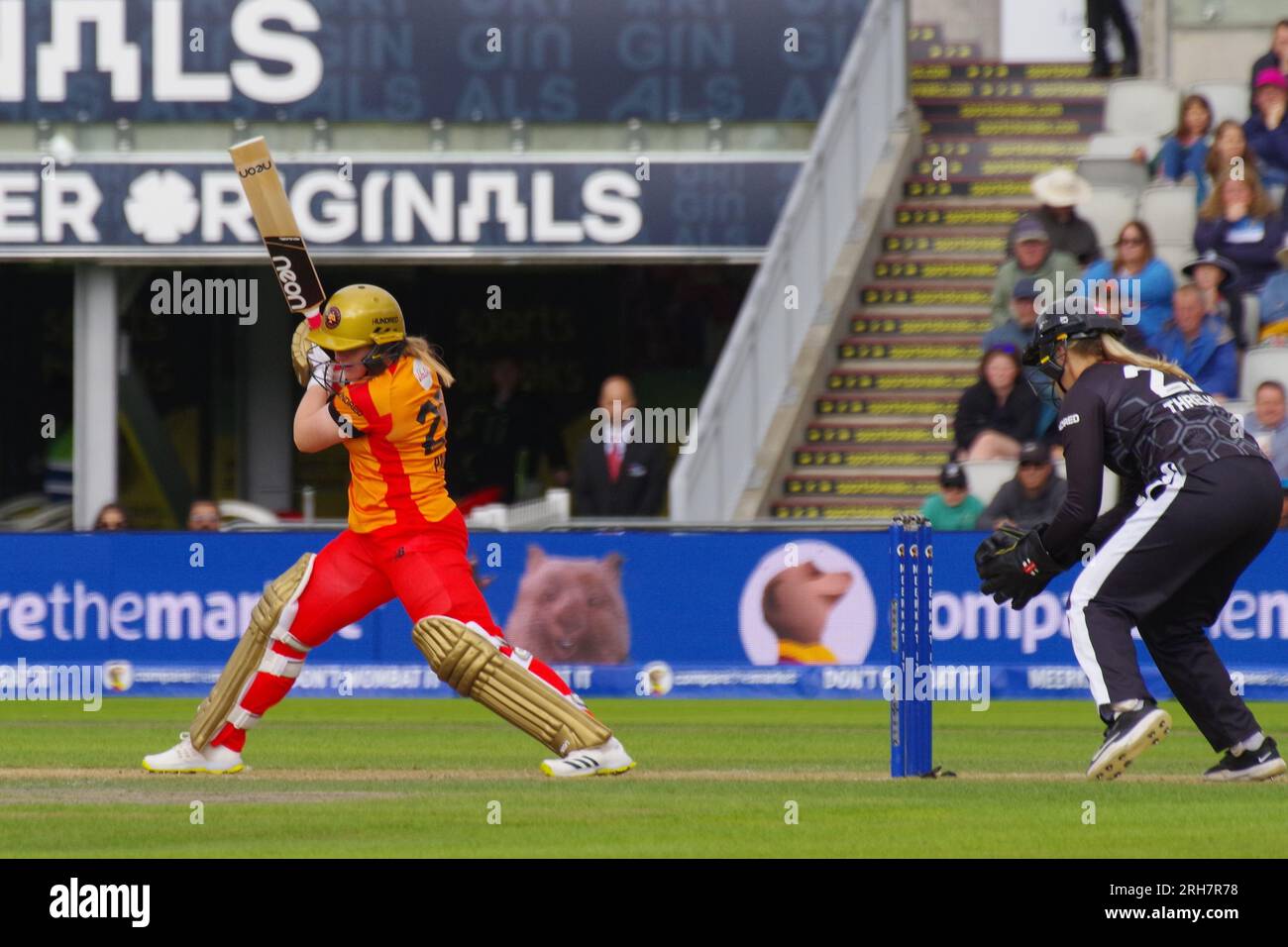 Manchester, 7 August 2023. Ellie Threlkeld keeping wicket for ...