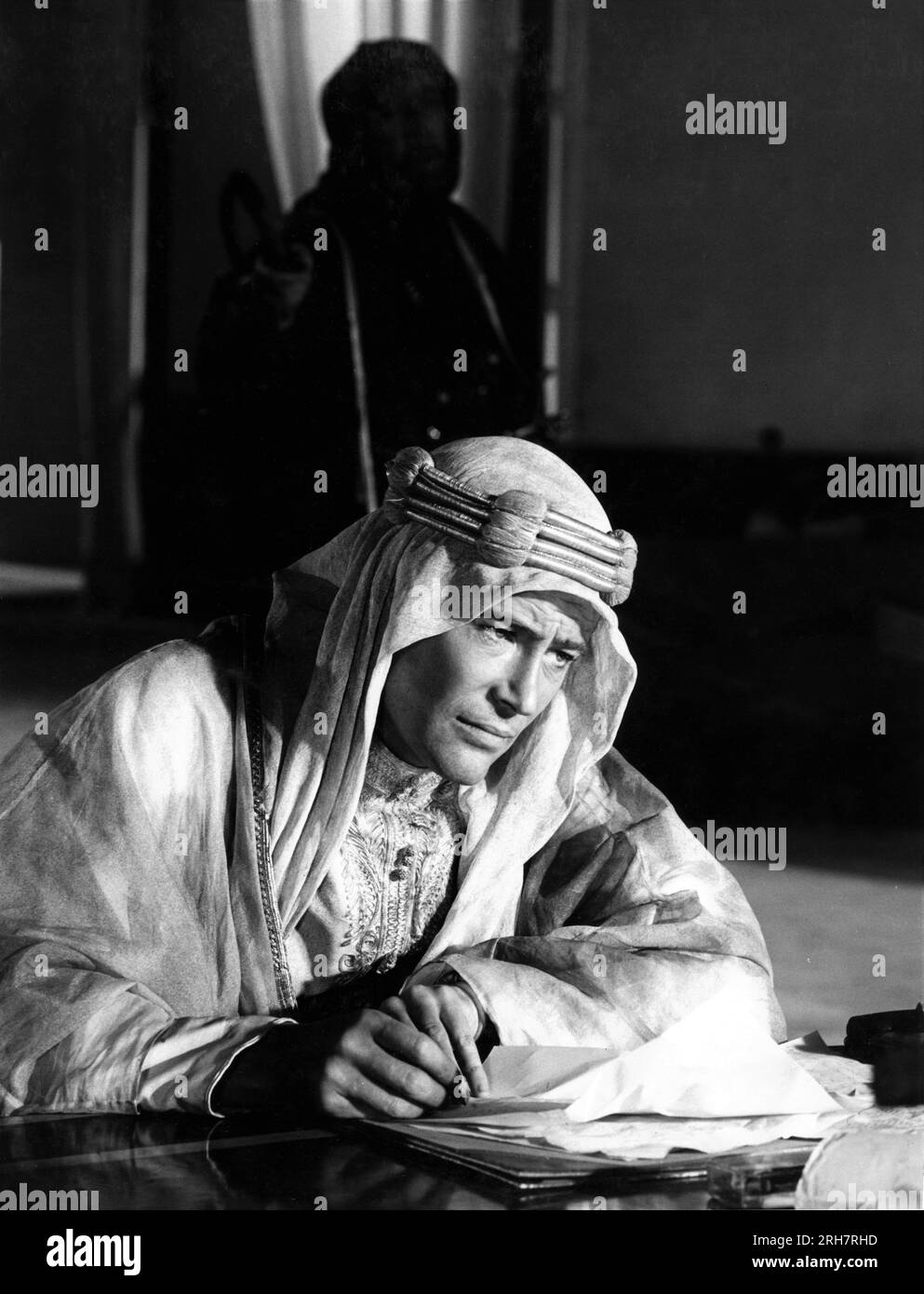 PETER O'TOOLE as T.E. Lawrence and ANTHONY QUINN as Auda Abu Tayi (in ...