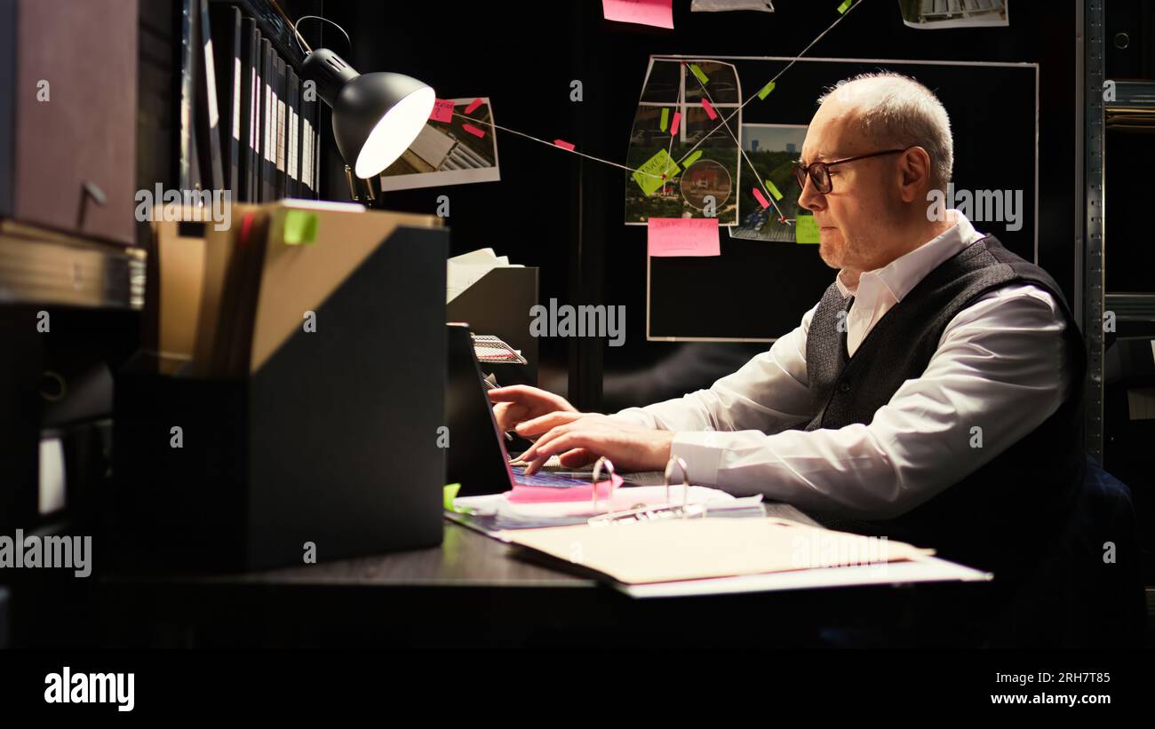 Clandestine operation hi-res stock photography and images - Alamy