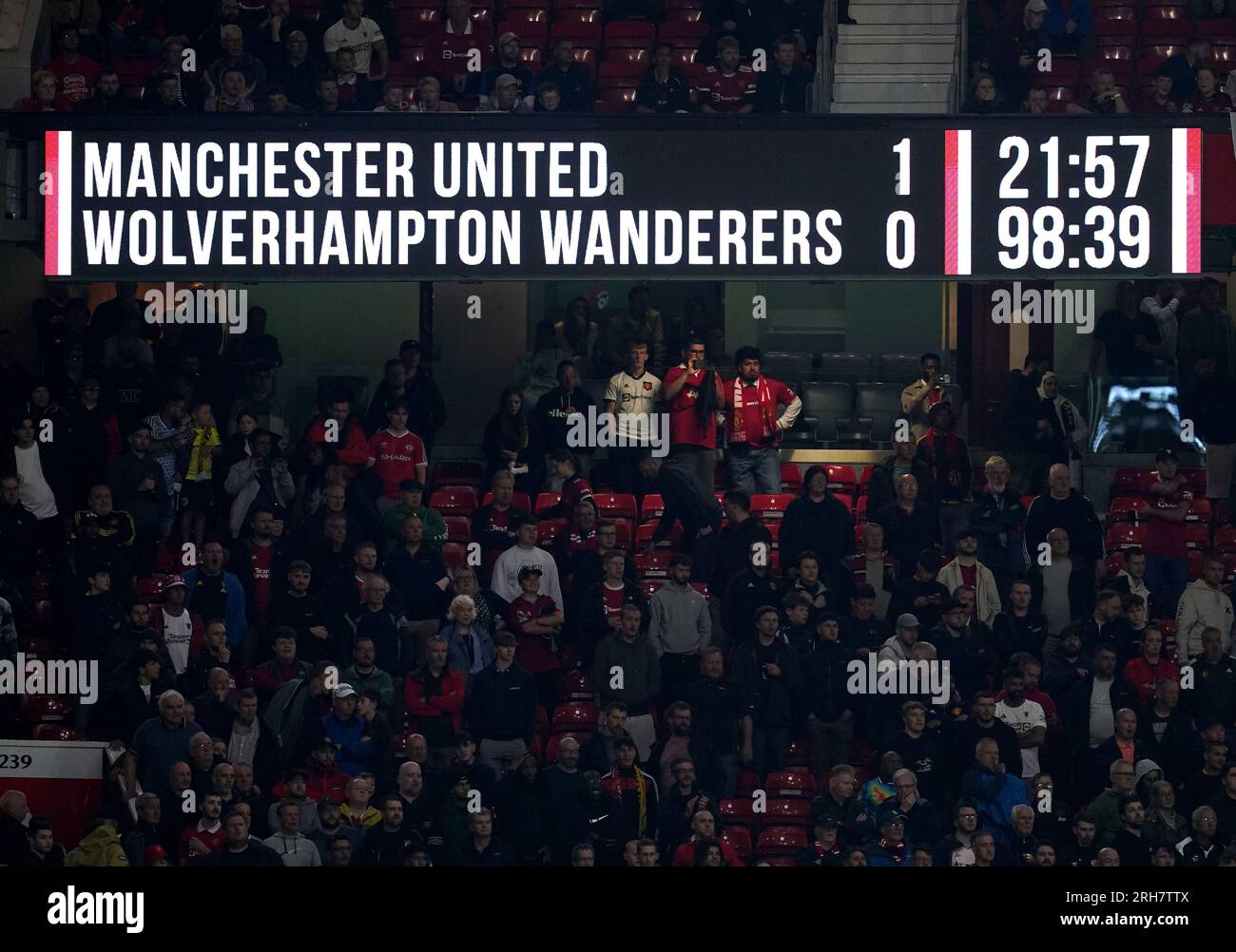 General view of the LCD screen indicating over 98 minutes on the clock ...