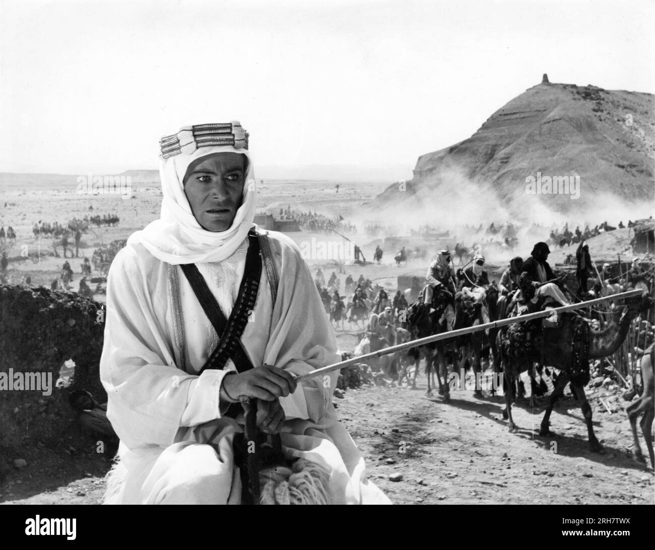 PETER O'TOOLE as T.E. Lawrence in LAWRENCE OF ARABIA 1962 director ...