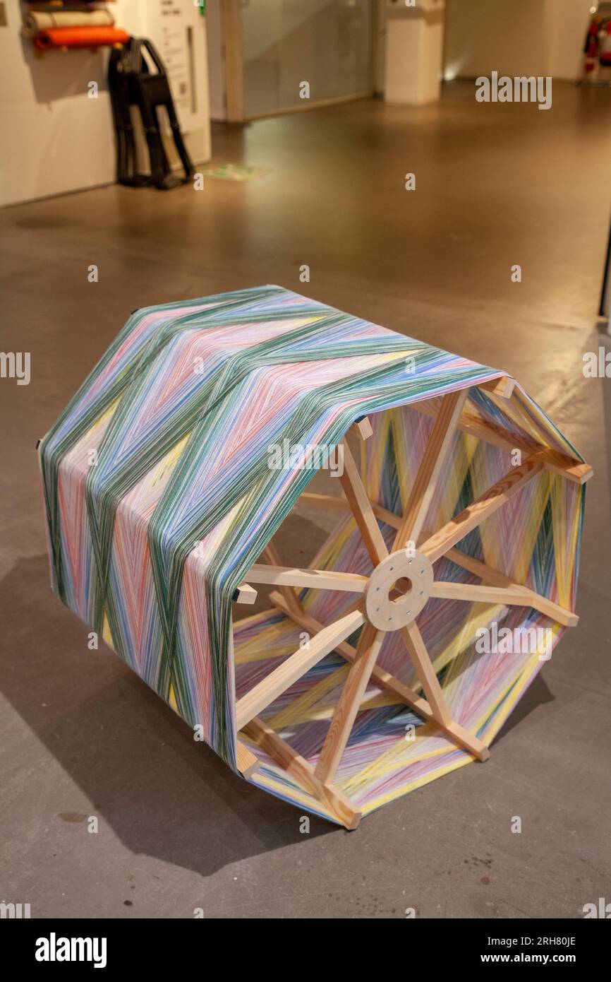 Wound frame no 4 hi-res stock photography and images - Alamy