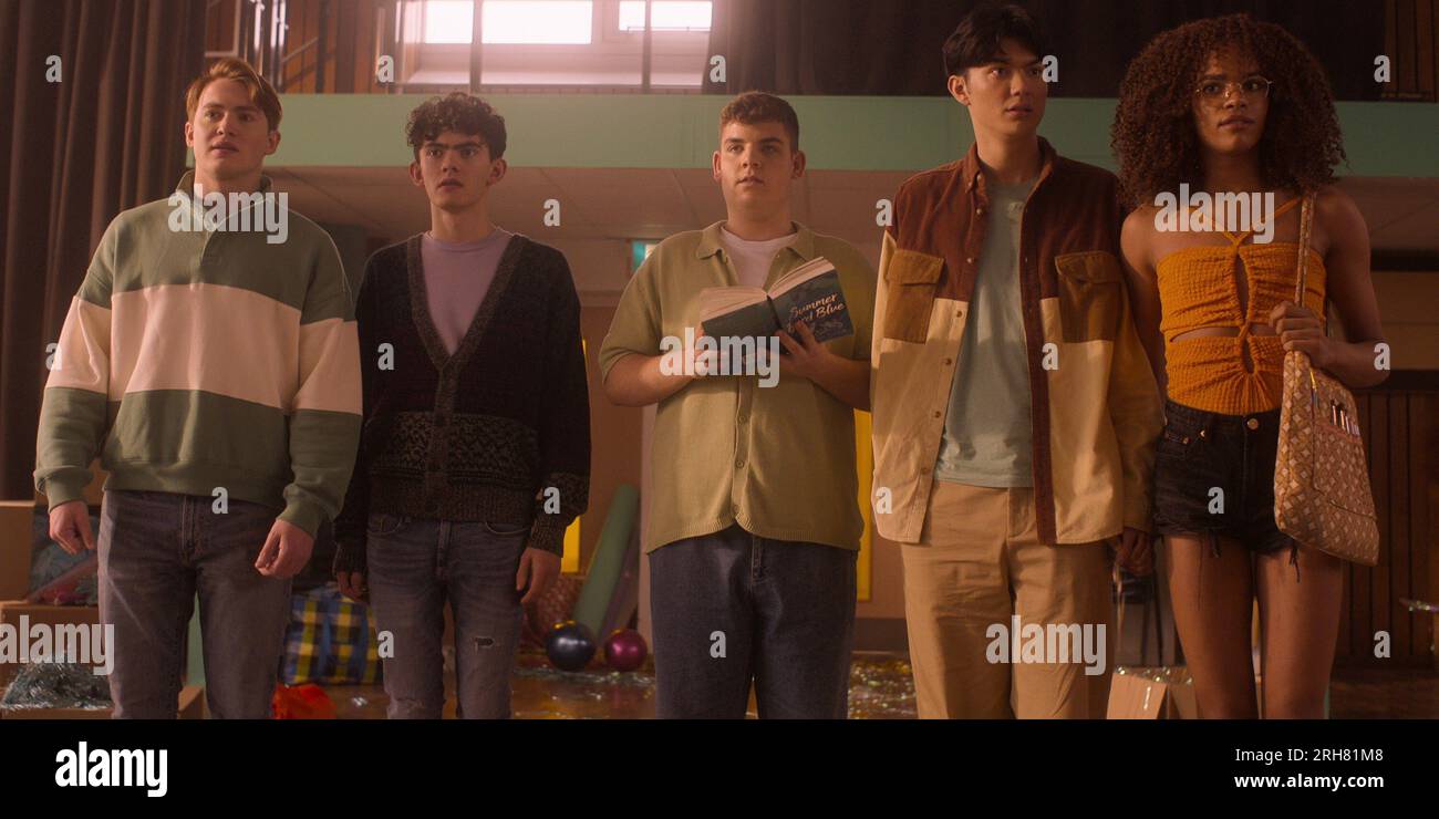 HEARTSTOPPER, from left, Kit Connor, Joe Locke, Tobie Donovan, William ...