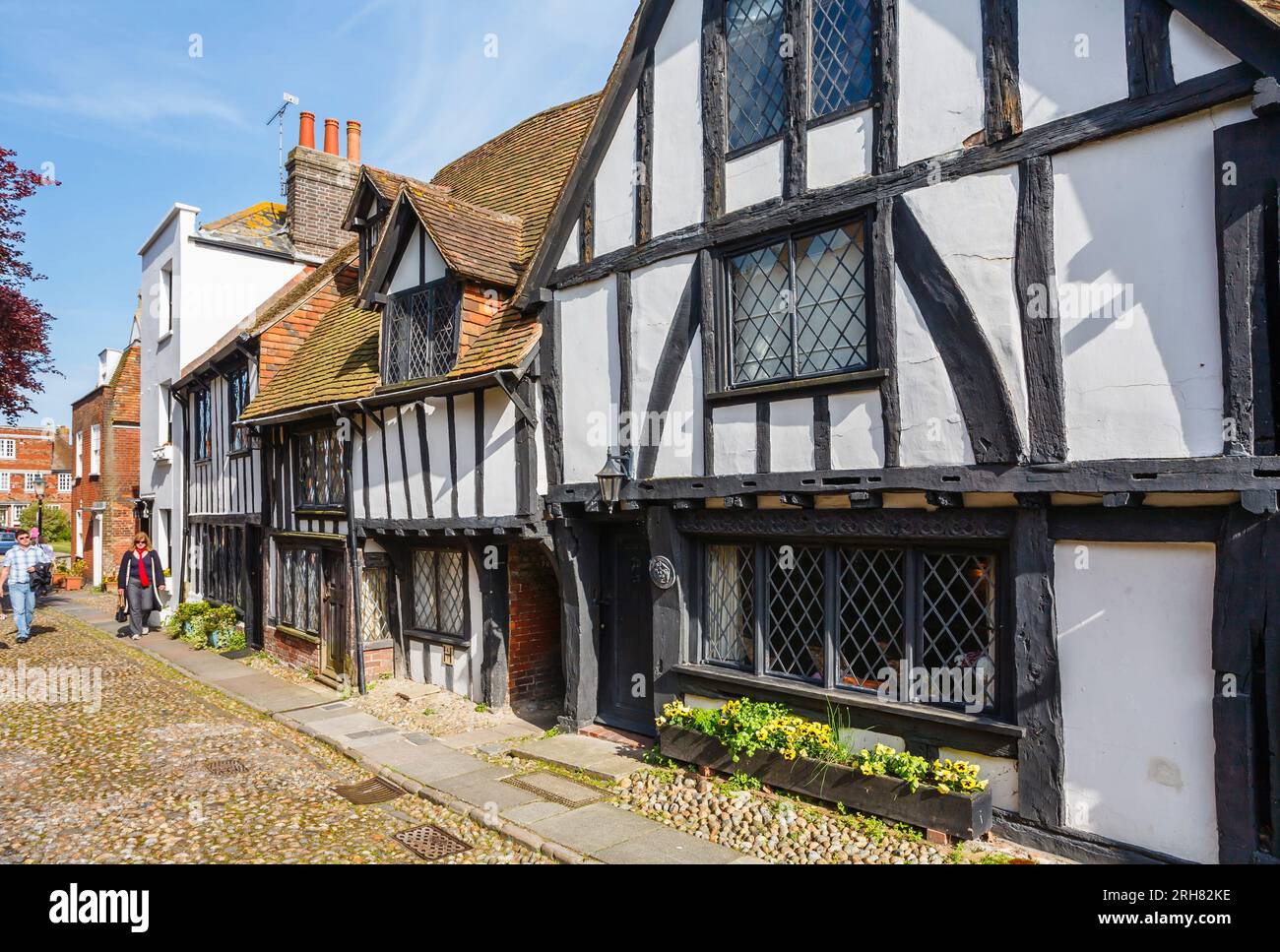 Church square rye houses hi-res stock photography and images - Alamy