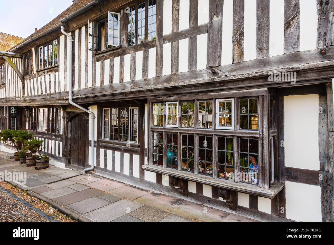 Church square rye houses hi-res stock photography and images - Alamy