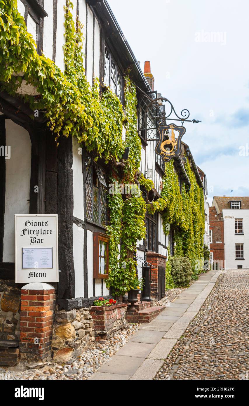 The front of the Mermaid Inn hotel in historic Mermaid Street, Rye, an ...