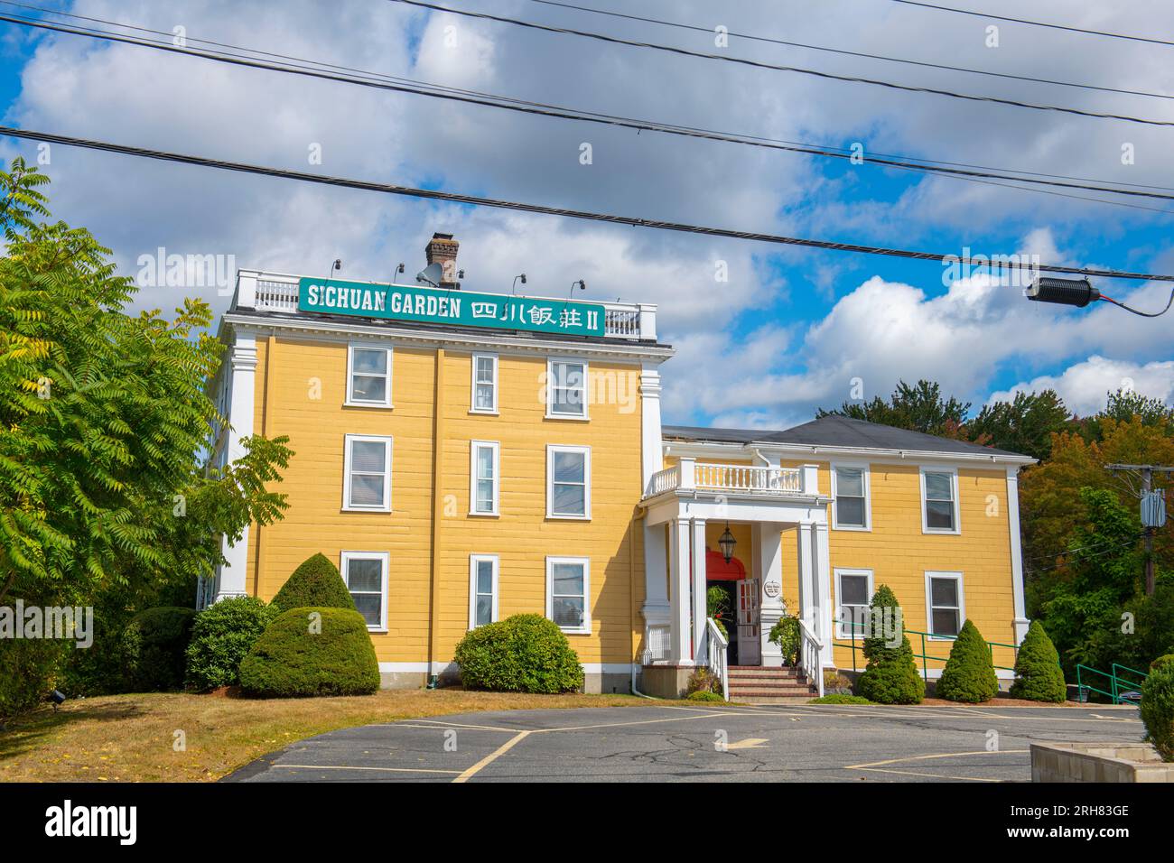 Baldwin House aka Loammi Baldwin Mansion is a Colonial American mansion builtin 1750 at 2 Alfred ...