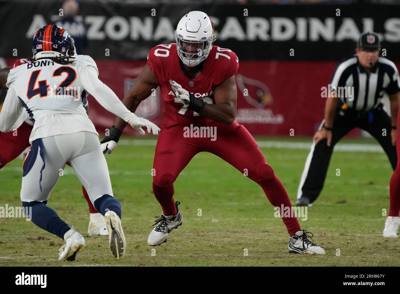 Arizona Cardinals offensive tackle Paris Johnson Jr. (70) lines up ...