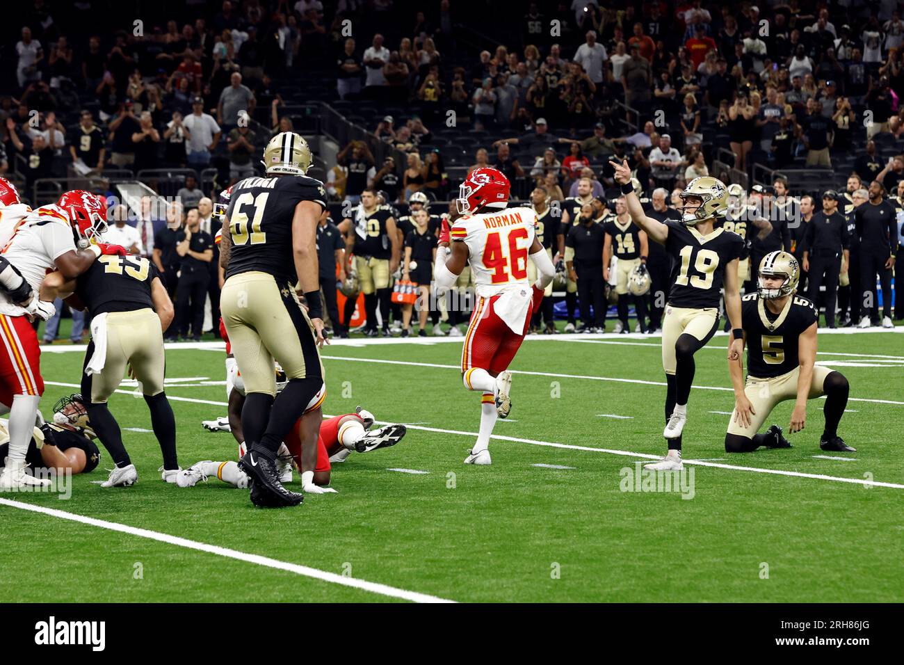 New Orleans Saints place kicker Blake Grupe (19) kicks the game winning ...