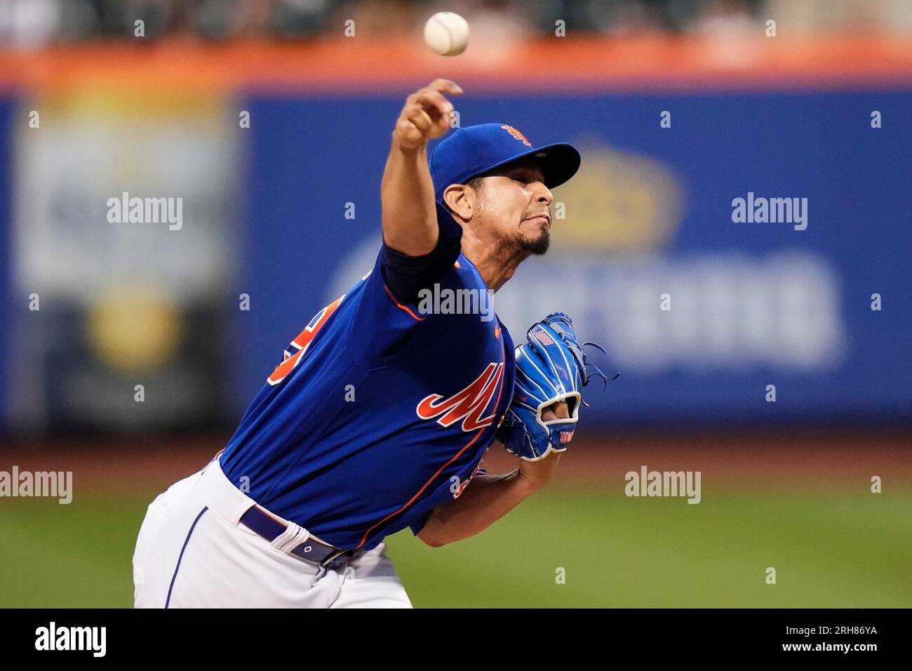 New York Mets' Carlos Carrasco pitches during the first inning of a ...