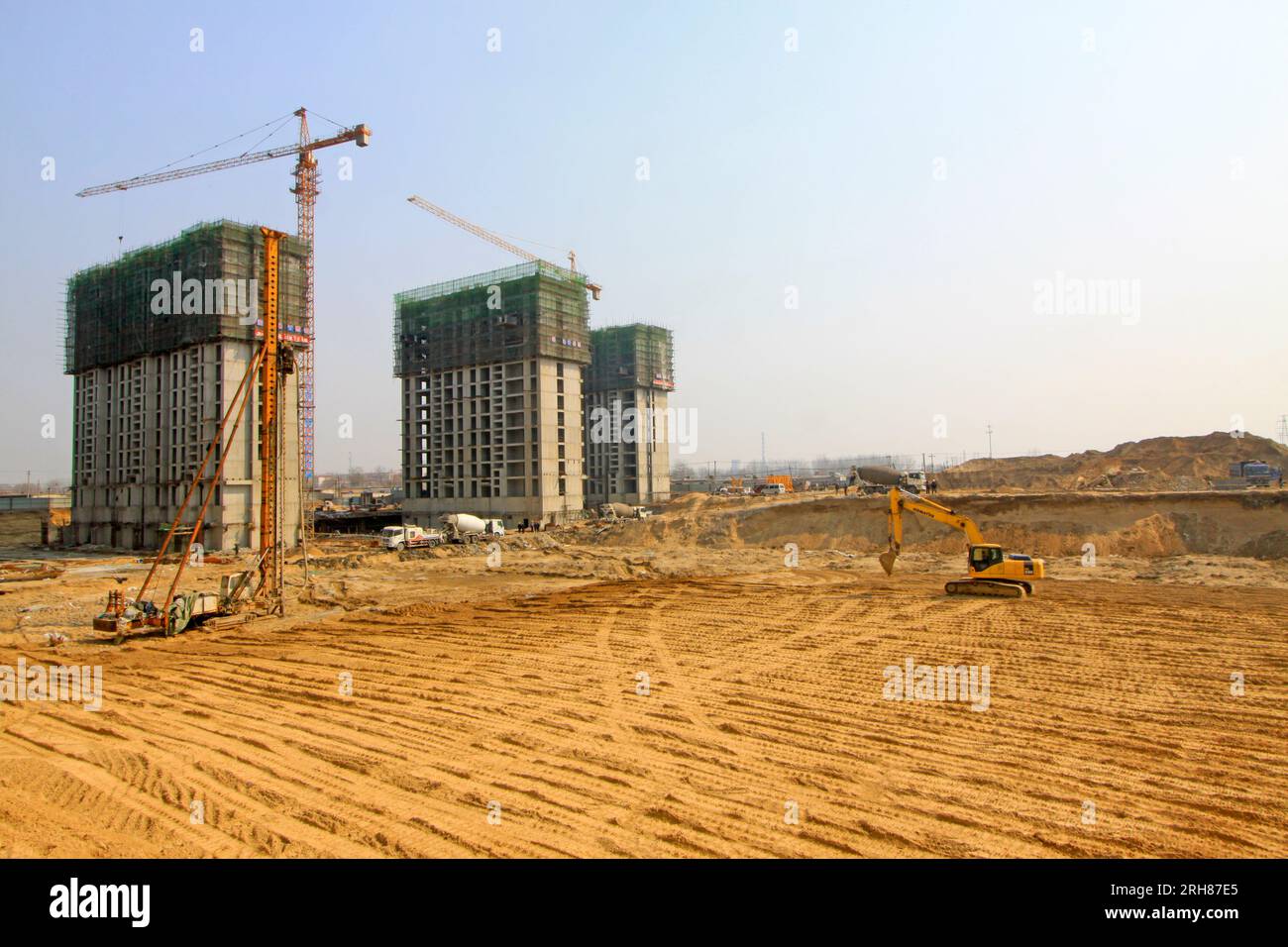 High rise residential construction hi-res stock photography and images ...