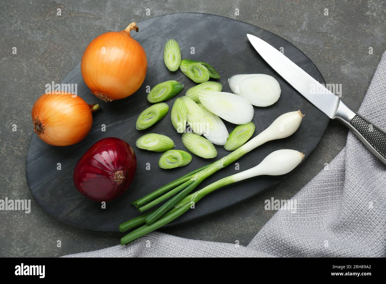 Board different kinds onions hi-res stock photography and images - Alamy