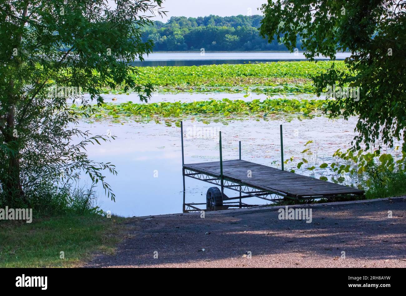 Shore dock hi-res stock photography and images - Alamy