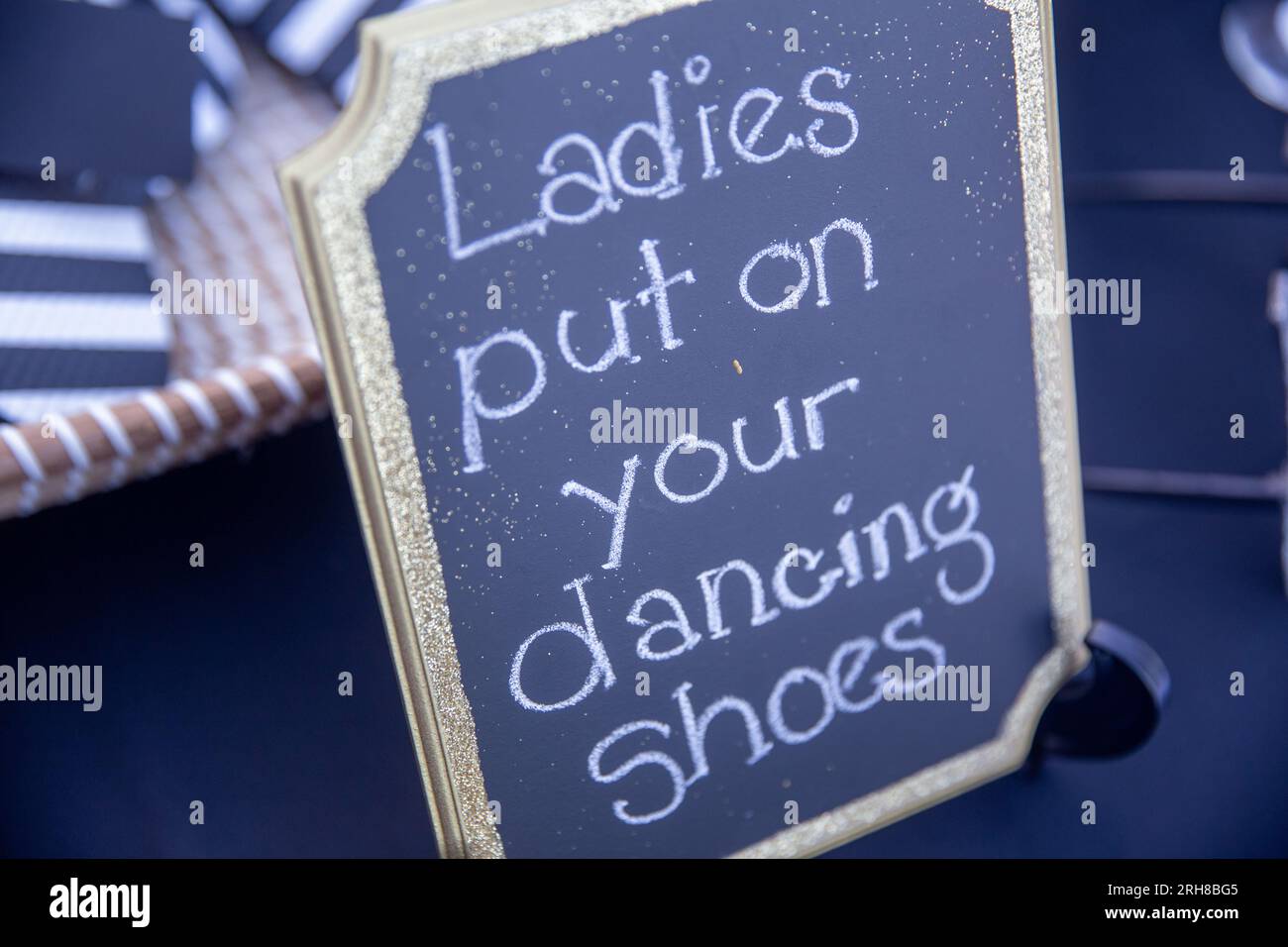 Inviting reception hi-res stock photography and images - Alamy