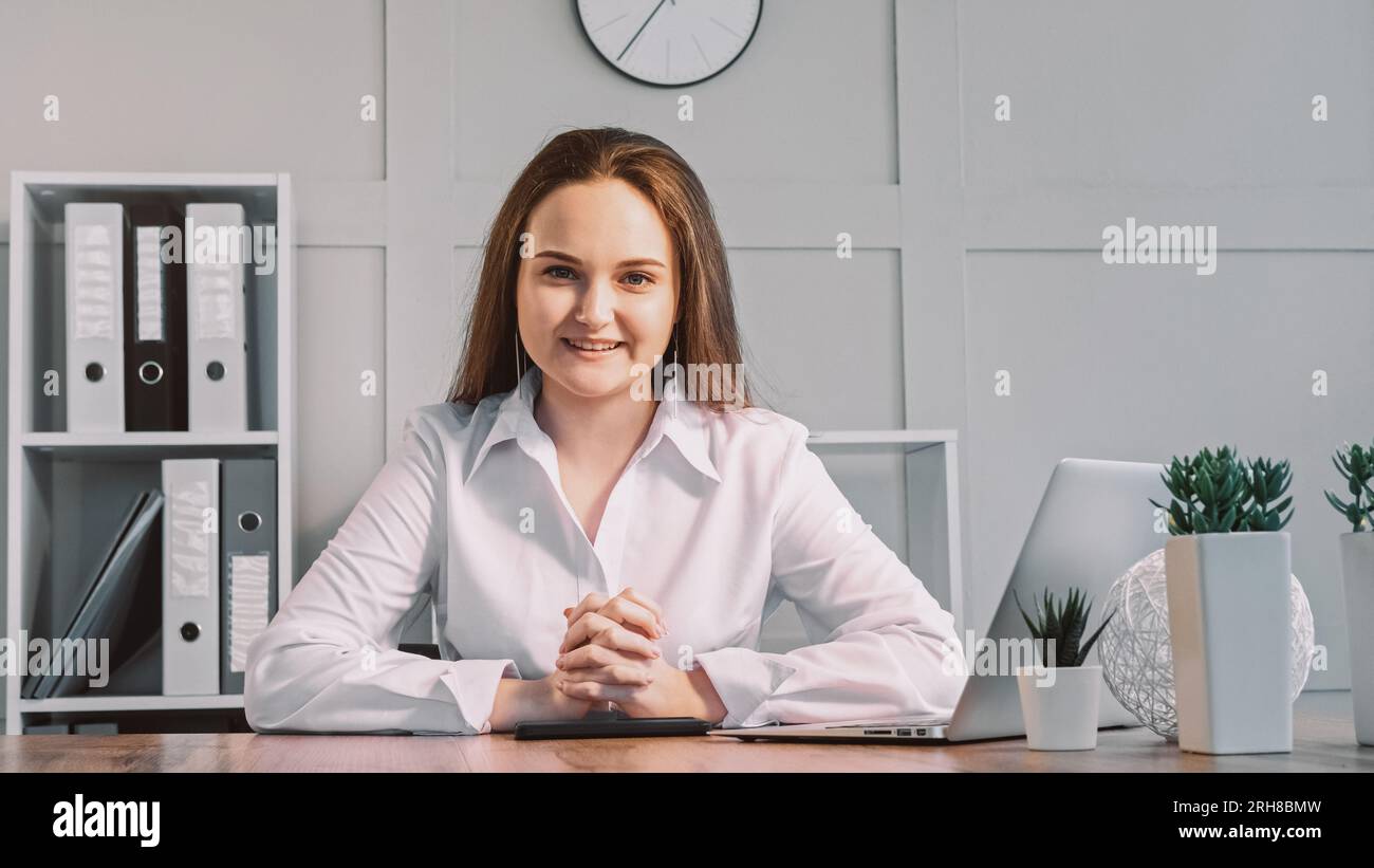 Female leadership business coaching cheerful woman Stock Photo - Alamy