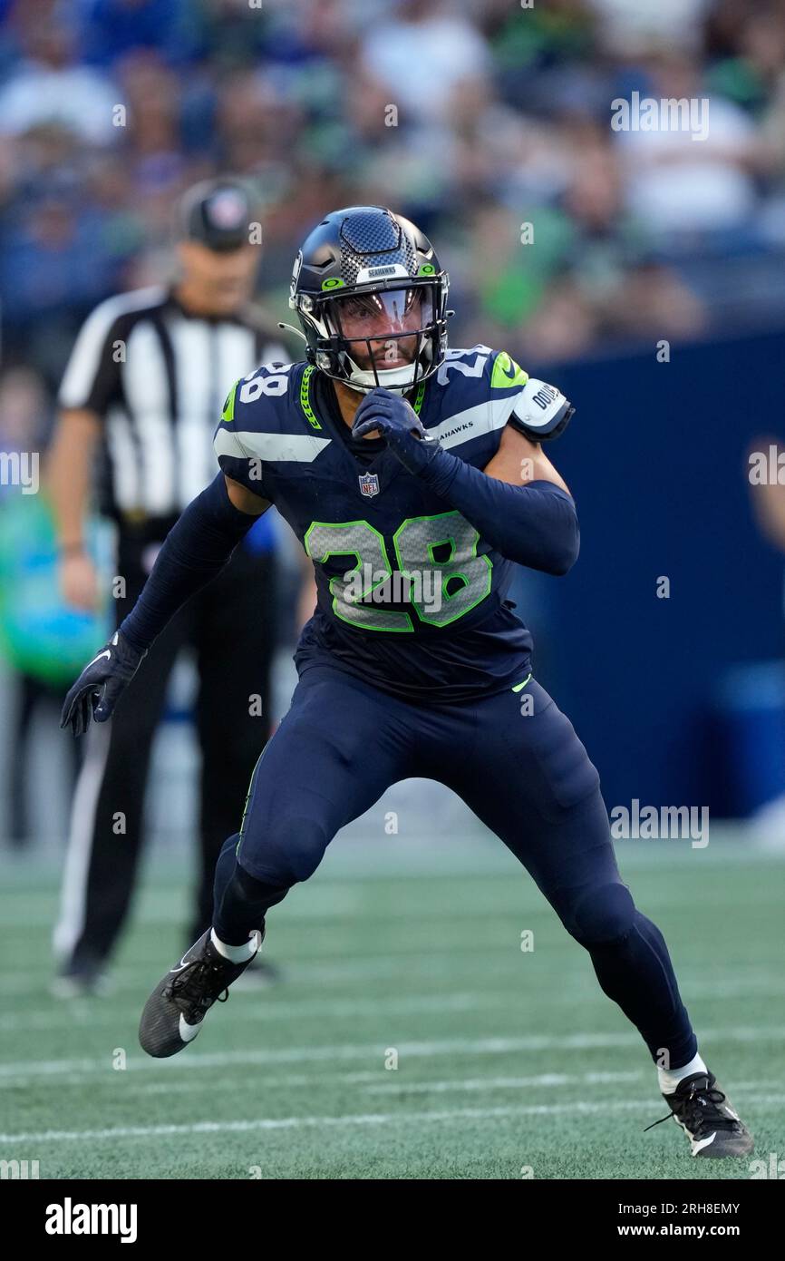 Seattle Seahawks safety Jonathan Sutherland (28) waits for a receiver ...