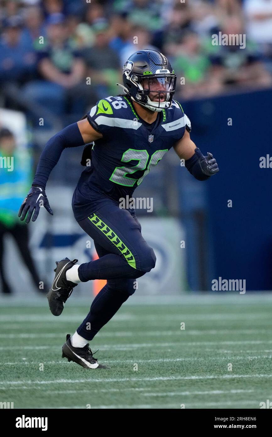Seattle Seahawks safety Jonathan Sutherland (28) waits for a receiver ...