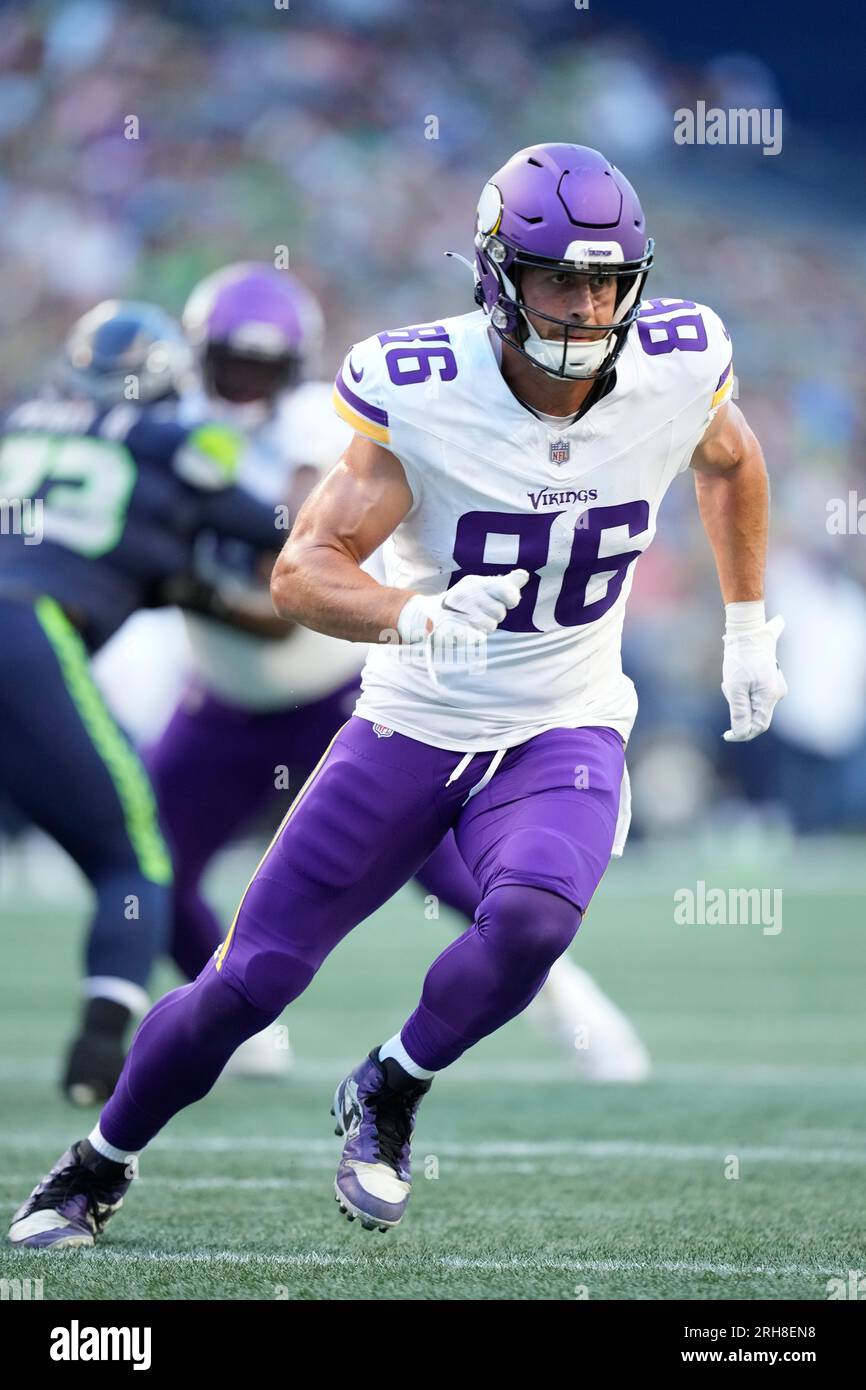 Minnesota Vikings tight end Johnny Mundt (86) runs down the field ...