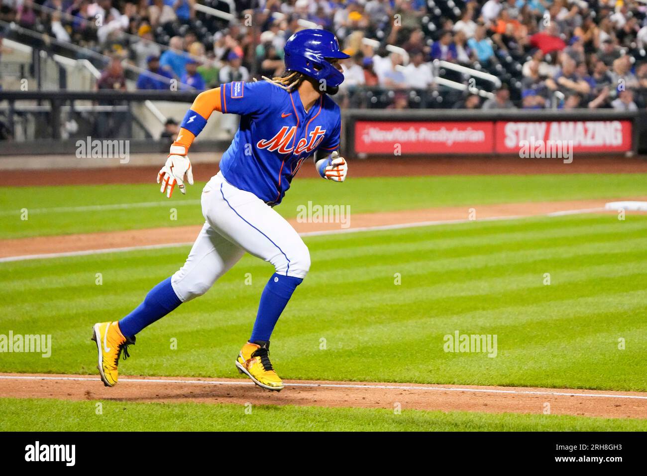 FLUSHING, NY - AUGUST 14: New York Mets Second Baseman Jonathan Arauz ...