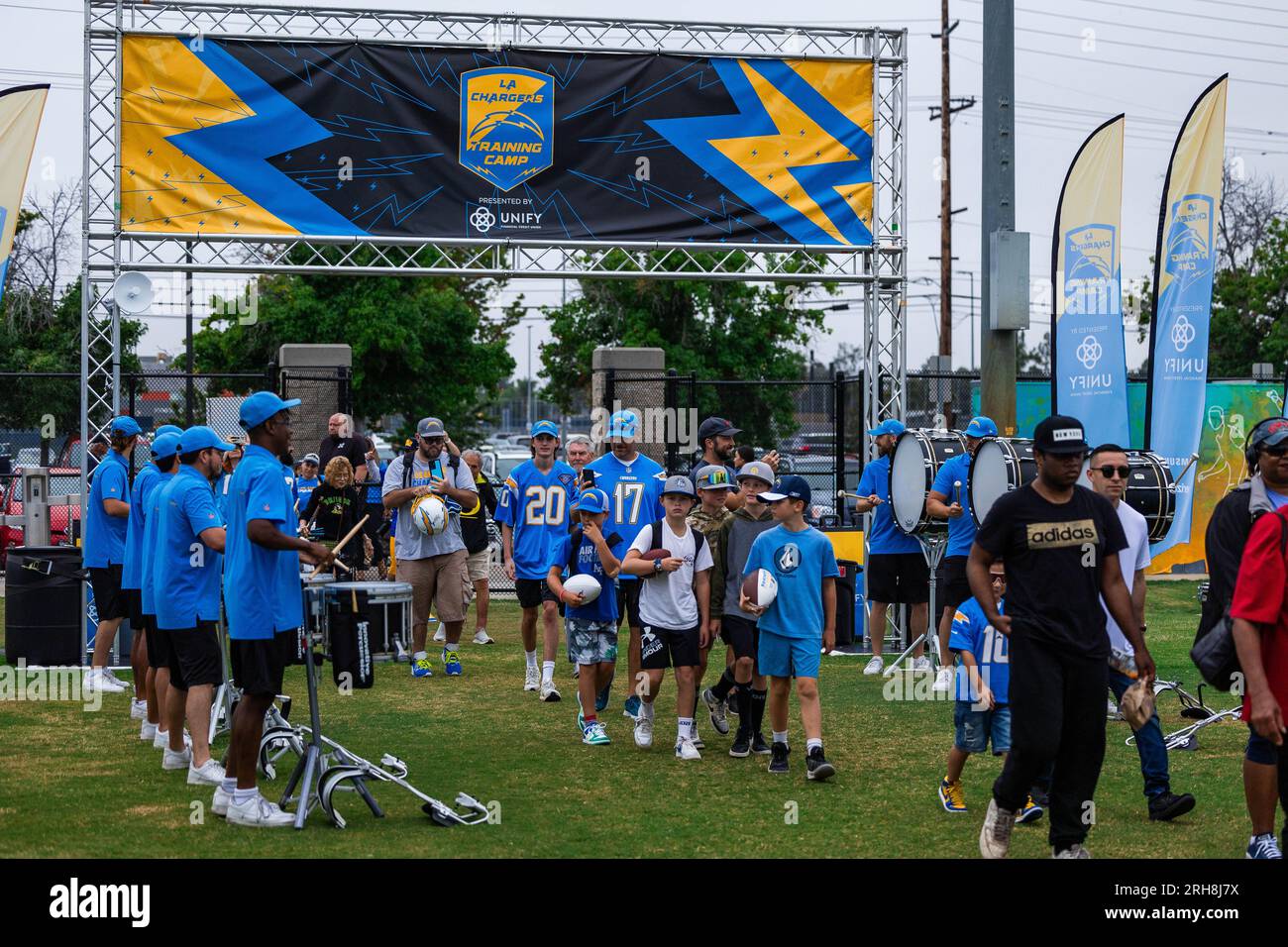 Crowd entering the area during training camp at the Jack Hammett Sports ...