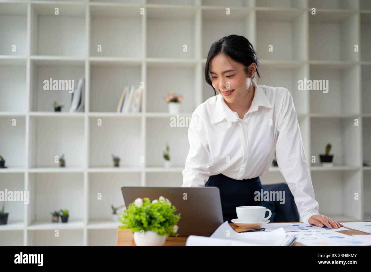 A professional and gorgeous Asian businesswoman or female executive ...