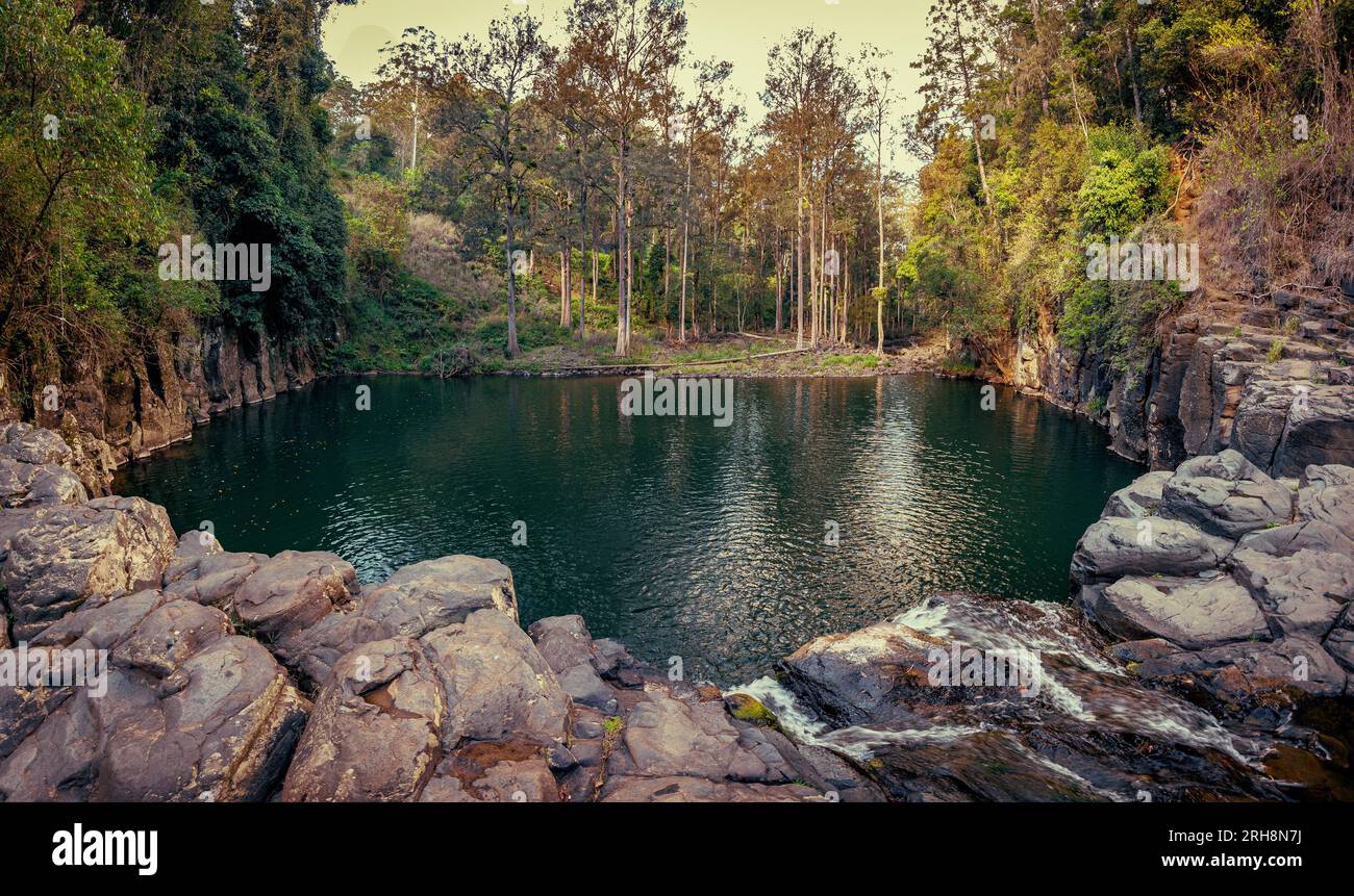 Hanging rock falls nsw hi-res stock photography and images - Alamy