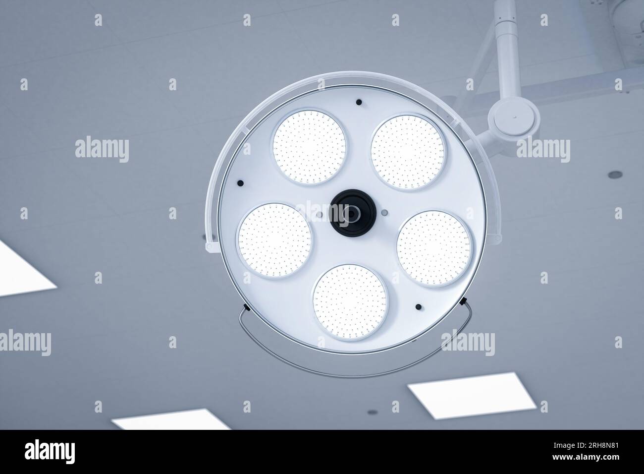 Lights hospital bright ceiling hi-res stock photography and images - Alamy