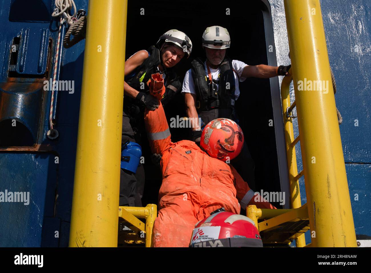 Doctor without borders hi-res stock photography and images - Alamy