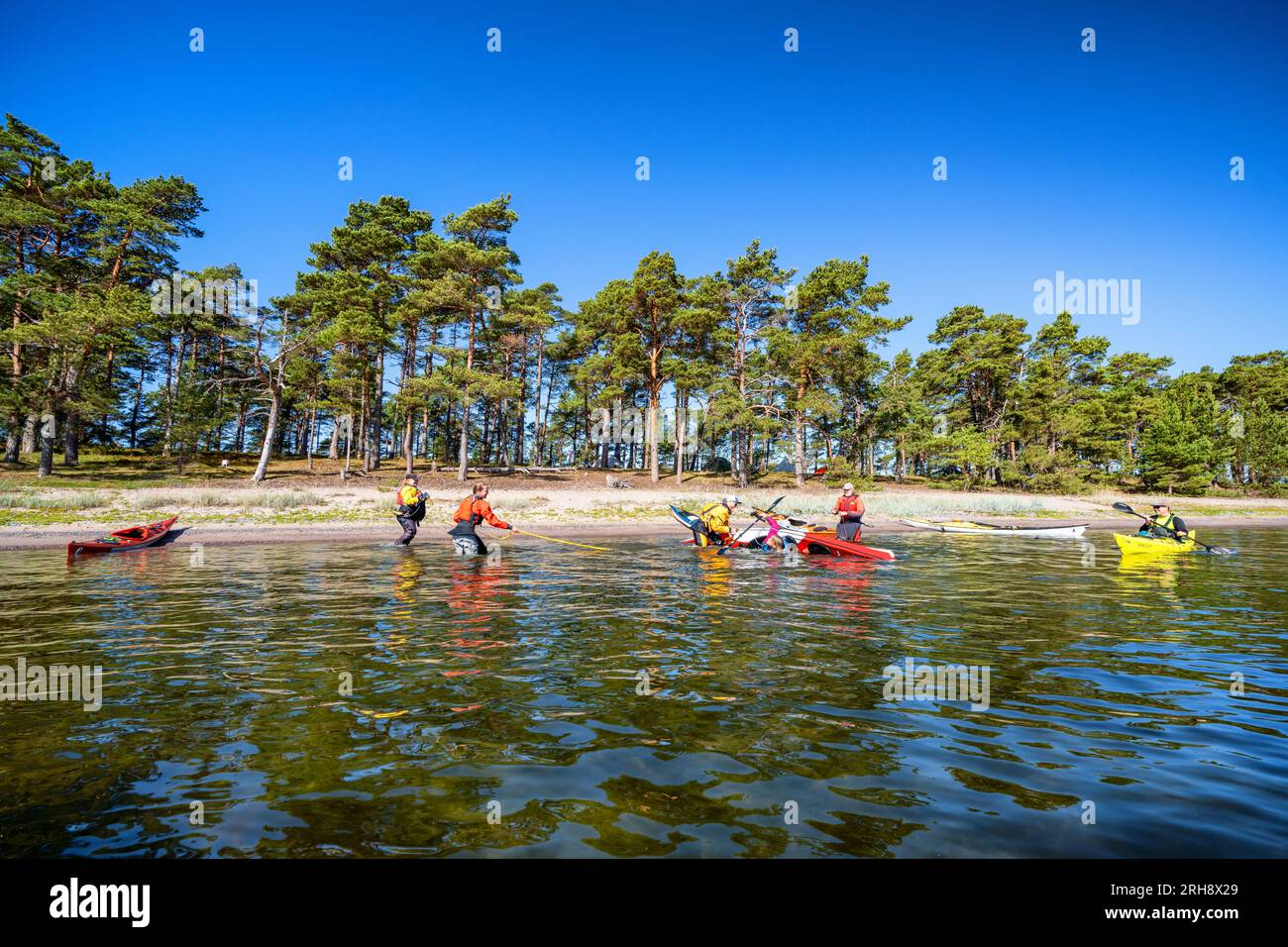 Kayaking techniques hi-res stock photography and images - Alamy