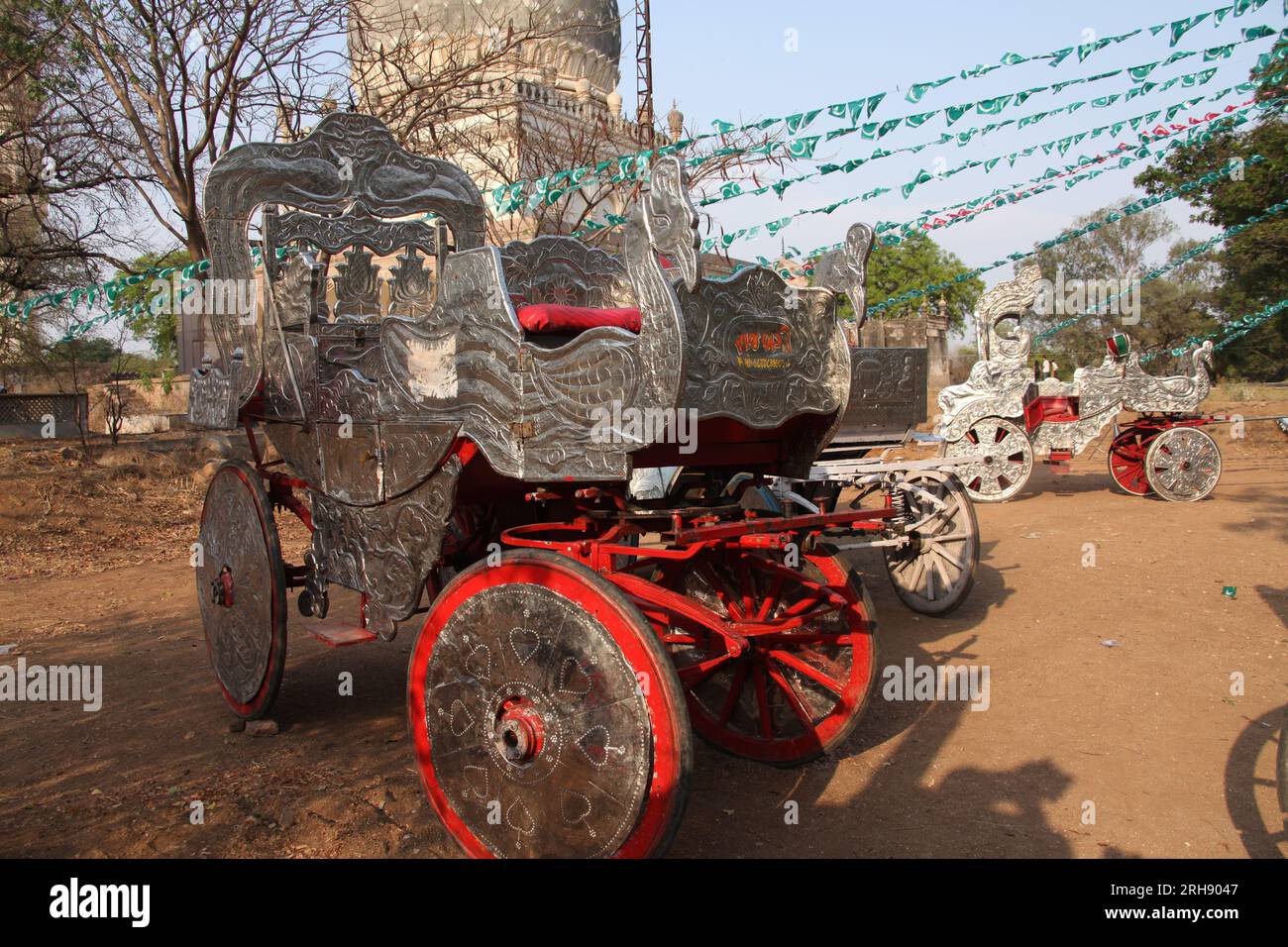 Bull cart hi-res stock photography and images - Alamy