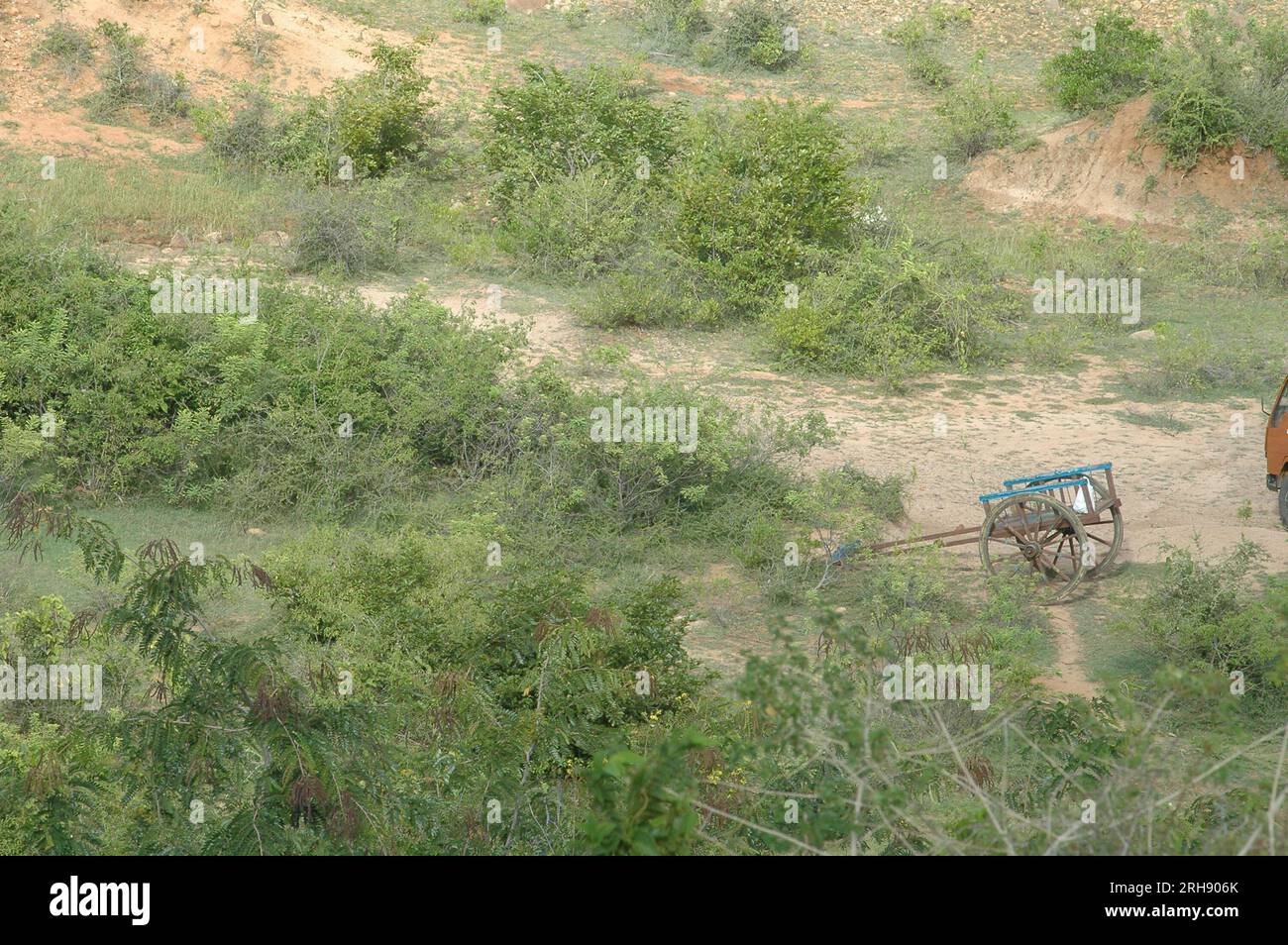 Bull cart at rural house India Stock Photo - Alamy