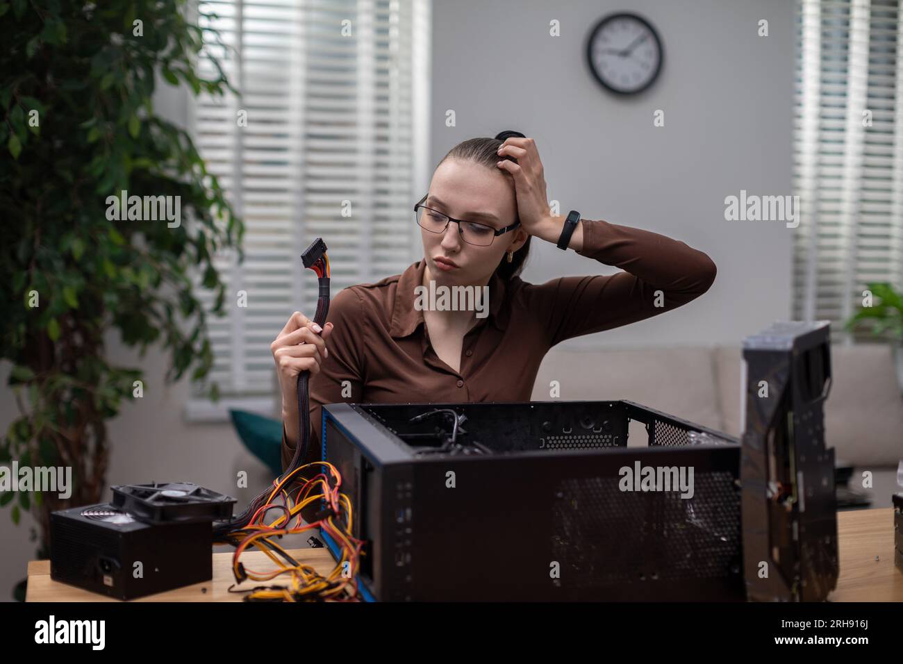Computer repair room office hi-res stock photography and images - Alamy