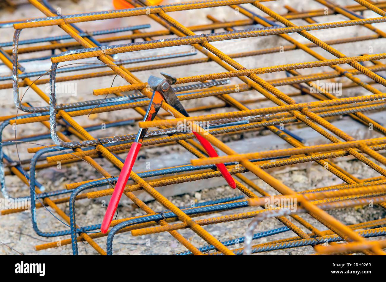 Steel reinforcement cage hi-res stock photography and images - Alamy