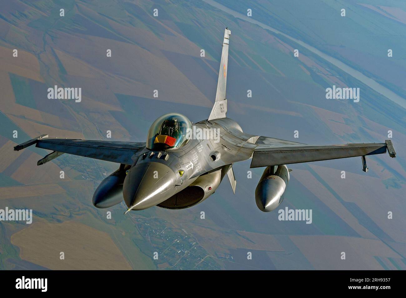 By the summer, Ukrainian pilots will begin flight training on the ...