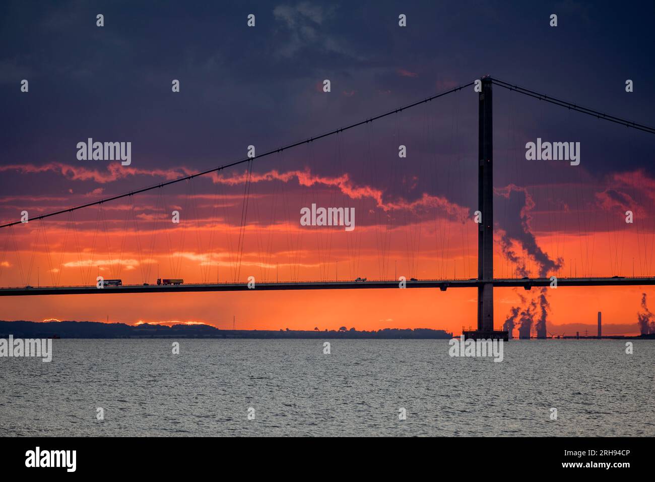 Humber Bridge; Sunset; Lincolnshire; UK Stock Photo - Alamy
