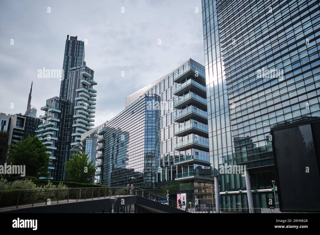 Milan sky hi-res stock photography and images - Alamy